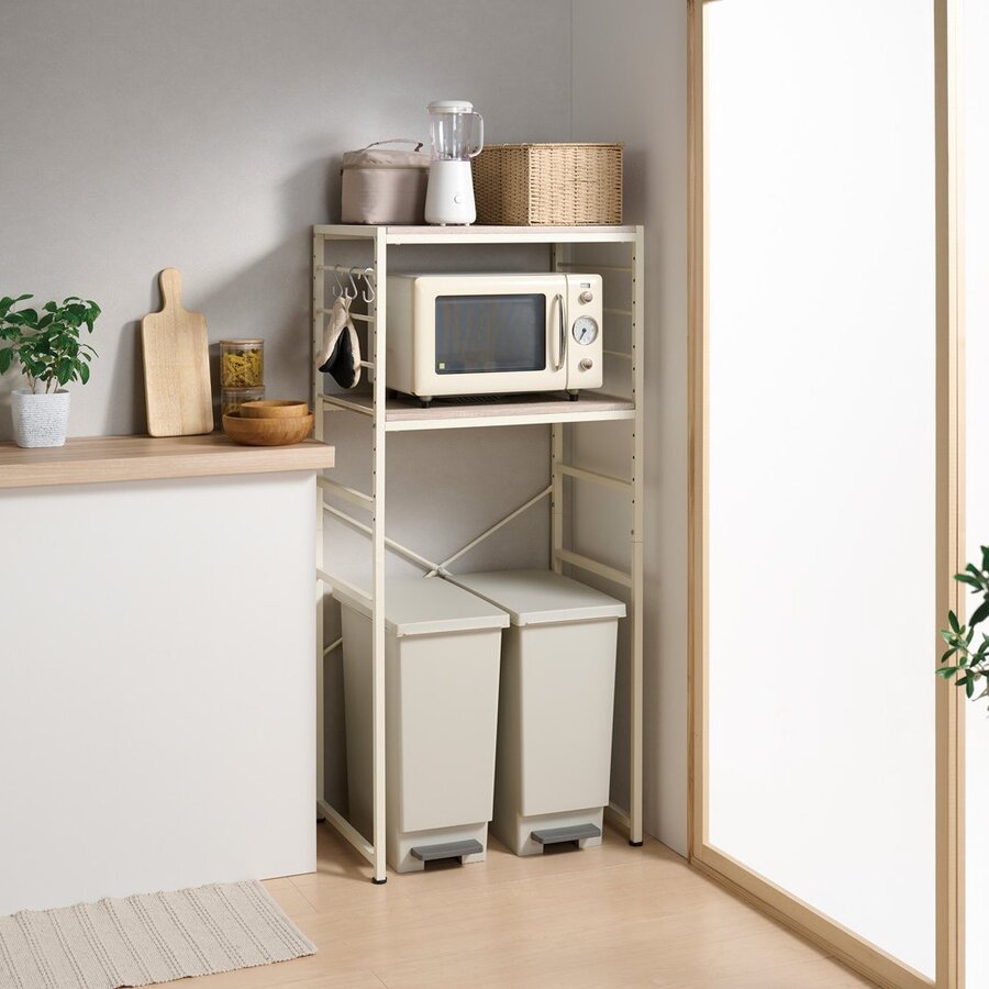 生産国 中国 サイズ W640×D450×H1400mm 仕様 棚板：MDF(15mm厚)PVC貼り フレーム：スチール(□20mm)粉体塗装 機能説明 ●棚板は50mmピッチで高さ調整が可能。 ●S字フック：3個 耐荷重 全体：30kg棚...
