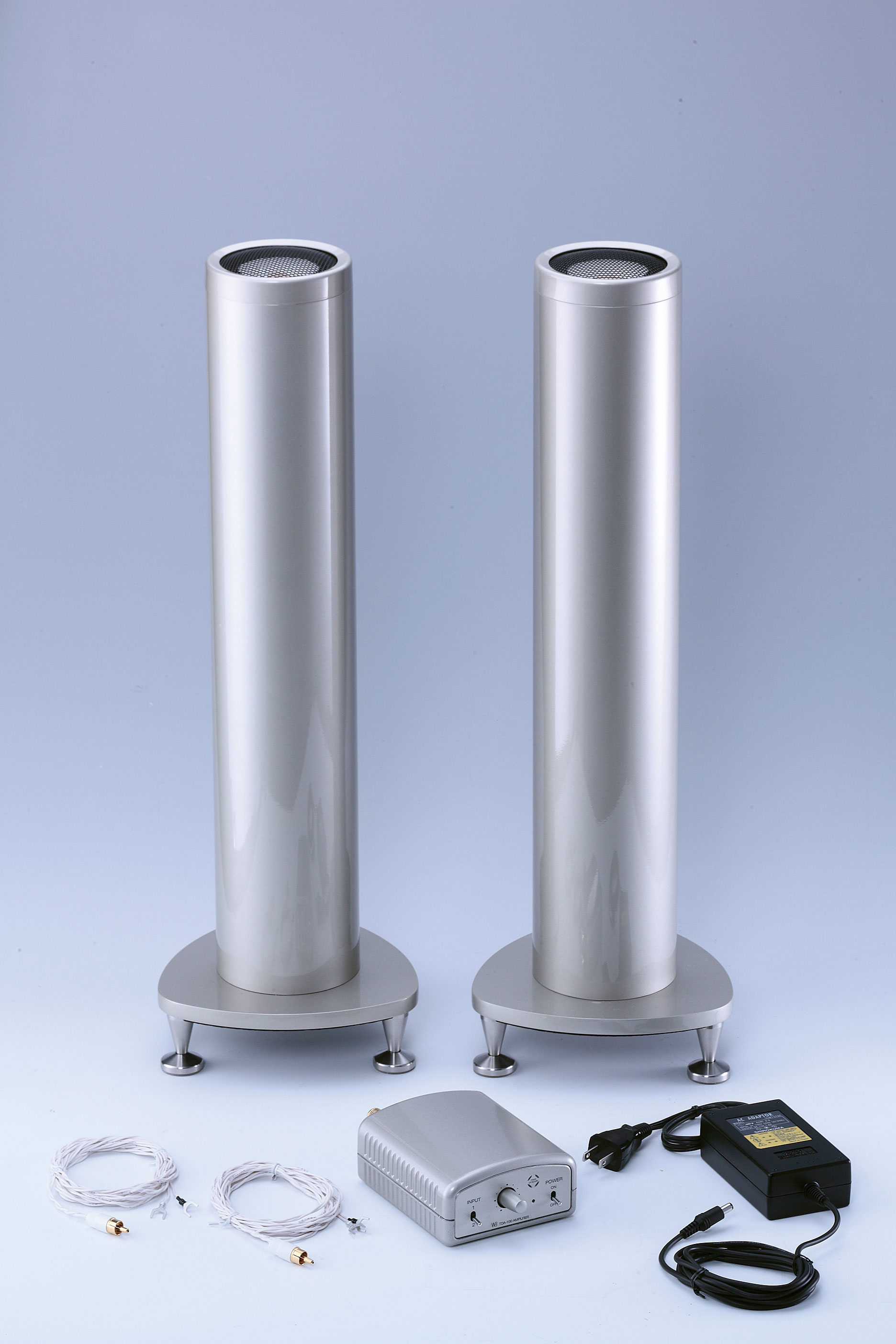 タイムドメイン方式のスピーカーは、音の波形が崩れにくいという特徴を持つため、アーティストが録音した時の音を忠実に再現できます。まるで、ライブやコンサートにいるかのような臨場感や感動を味わうことができるでしょう。 また、人の声も生々しく再生で...