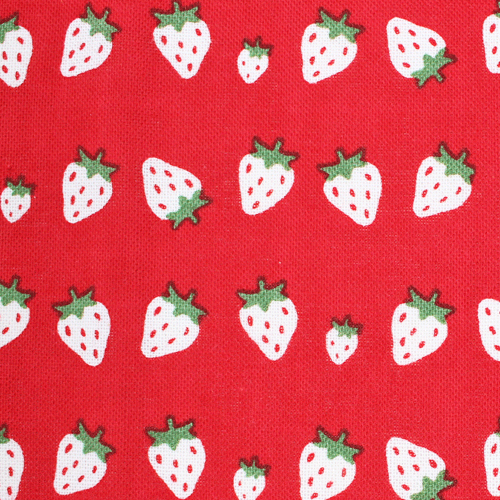 可愛らしいイチゴがころころしている、いちご小紋柄のてぬぐいです。ハンカチやたおるにもお使いいただけます。 オリジナルの生地「若葉」に、伝統の捺染で型染めした、豊富な色合いが魅力の贅沢な一枚です。 色落ちしづらい伝統の捺染で型染めし、吸水性に...