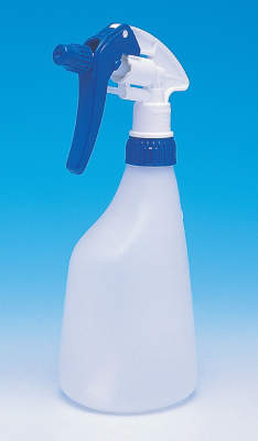 ●先端のノズルを回すことにより、噴霧量の調節が可能です●5万回以上の噴霧に耐える堅牢な作りです●噴霧角度0〜60°容量(ml)：500カラー：青目盛（ml）：50材質：PP・PE・SUS・PA　Oリング：NBR