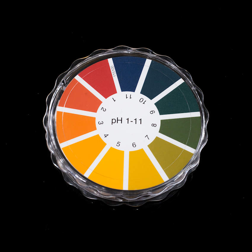 ●高い分解精度を持つ一般的なリールタイプです●カラースケール（変色表）がプラスチックディスペンサーに付属している為、変色をすぐに比較照合できますまた必要な長さだけを取り出せるので無駄がありません型式：MN90201測定領域：1.0〜11.0...