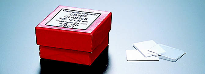 ●血球算定用に光学的に研磨しています型式：S209サイズ（mm）：22×24厚さ（mm）：0.4入数（枚）：101枚ずつビニール袋入/紙箱寸法公差：±0.2mm　厚さ公差：±0.1mm