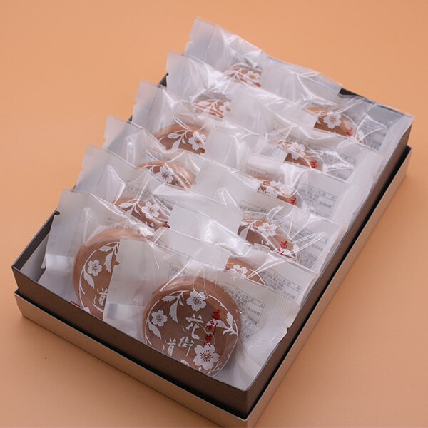 名称和菓子内容量12個原材料卵（国産）、砂糖（国内製造）、餅粉（国産）、生餡（いんげん豆）、水飴、桜花塩漬、粉末油脂、塩／トレハロース、酸化防止剤、乳化剤特定原材料卵賞味期限製造日より6日保存方法直射日光・高温多湿を避け冷暗所にて保存してく...
