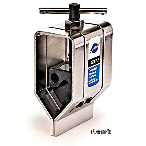 【特長】 ●45mmφもの大口径のパイプに対応した切断ガイド。 ●1.5"のフォークコラムにも対応し、真っすぐ切断することが難しかったエアロタイプのシートポスト（最大70mm幅）も簡単に切断が可能です。 ●通常の金属用ノコギリの使用時の溝に...