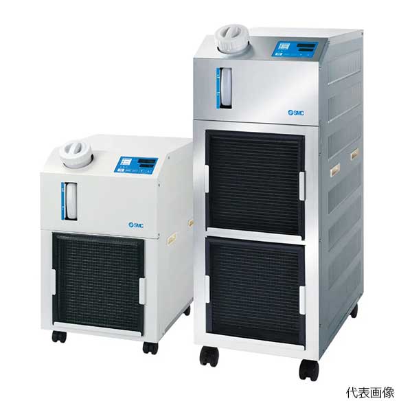 【特長】 ●冷却能力5000W（60Hz）タイプを追加 ●粉塵・飛沫水環境に対応 ●電装部保護等級：IP54 ●金属パネル 外装部は全面金属パネル ステンレスパネルの選択が可能（オプション） ●大容量タンク（12L）の選択が可能（オプション...