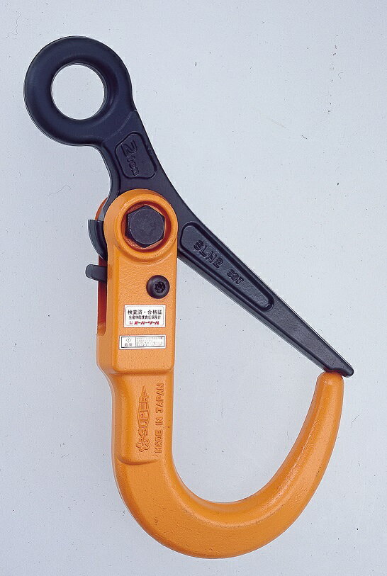 【特長】●敷鉄板の敷設・撤去作業に又、ワイヤーロープ、スリングベルト用等の吊り作業に最適。●開口部が大きいので取り付け取り外しが簡単。●吊上げ時、自動的に閉鎖ロックがかかり安全です。【仕様】材質：特殊合金鋼熱処理：型鍛造仕上げ：焼付塗装容量...