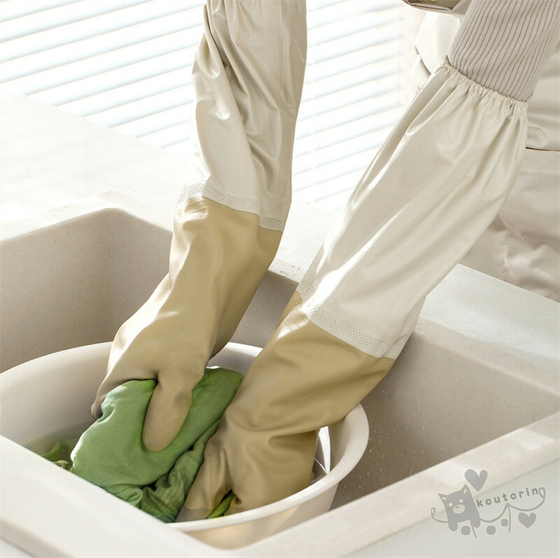 商品情報素材ポリエステルカラーグリーン.ベージュサイズ画像通り商品説明「腕カバー付 厚手」は、肩口まで腕カバーがつき、スベリ止めつきのビニール手袋です。柔らか仕上げですが、傷つきやすい指先部分は肉厚に作られており、丈夫で長持ちします。裏毛に...