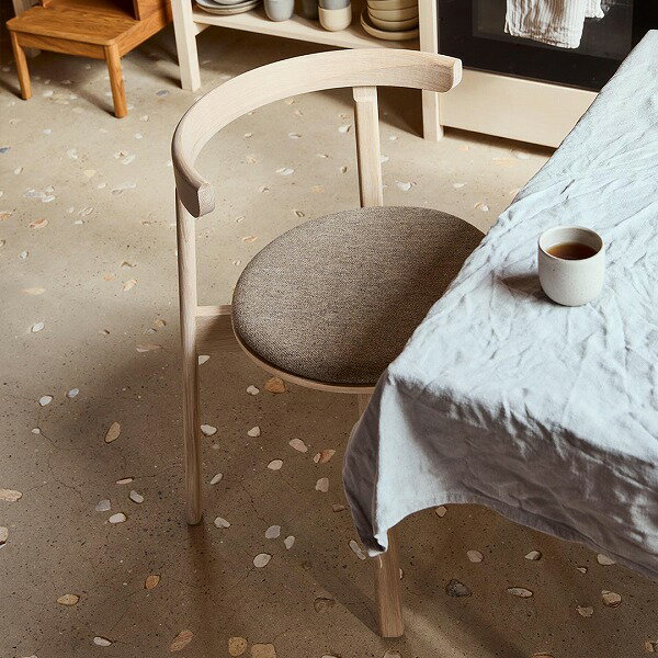 【発送に関する注意事項】 ※こちらの送料は4,000円です。別途正しい送料をご連絡させていただきますので、メールをご確認ください。 ※国内在庫がある場合は2〜5営業日で発送致します。 国内在庫が無い場合は納品に2〜3カ月程お時間をいただきま...