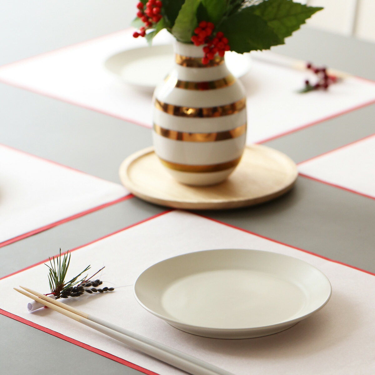 ※モニター環境により多少色合いが異なりますので、予めご了承下さいませ。【KOZラッピング対象商品です】詳しくはこちら▽サイズ：約Φ153mm×H19mm材質：陶磁器(リサイクル土：50%)原産国：JAPAN※専用箱のご用意はございません。鉛...