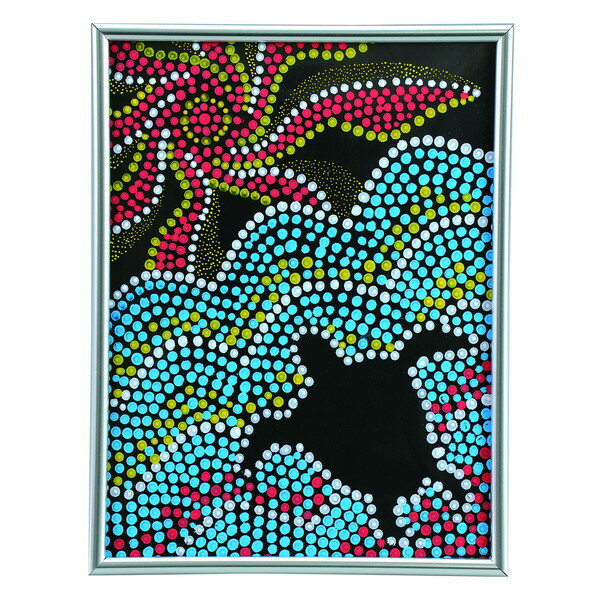 商品説明：透明板に白赤青黄の不透明インクで点描アートを描いてみよう！ 透明板に白赤青黄の不透明インクで丸いドットを打っていく点描アートを楽しめるセットです。黒画用紙を差し込んで完成後、すぐに飾れるメタリックフレームが付属します。 点描　フレ...