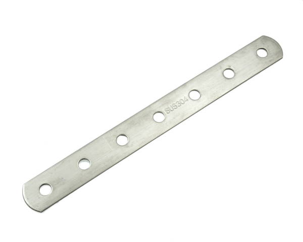 ■接合・補強など幅広い用途に使える金具です。■サイズ：130×93×43×3.2mm■穴数：4■穴ピッチ：8.5×35