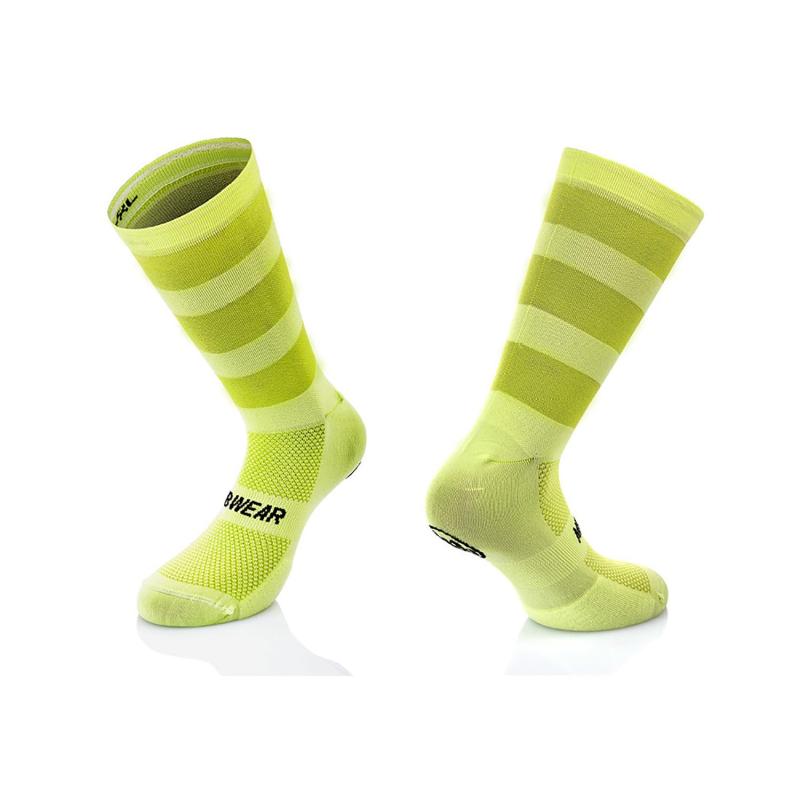 [エムビー ウェア] サイクリング ソックス 靴下 防臭 抗菌滑り止め Sahara EVO Green S/M MBSE15S011VMBSE15S011VSahara EVOグリーン S/M中足骨エリア（最も圧力がかかる部分）にパッド入...