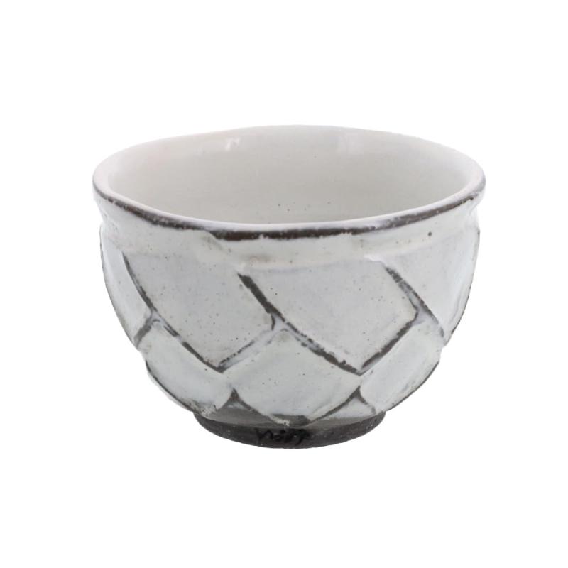 EAST table(イーストテーブル) 茶碗 12.7cm 黒土 石垣彫 粉引 日本製 レンジ対応 813-002-03サイズ(外寸):口径12.7×高さ8.8cm重さ:約433g容量:約580cc(満水)、素材:陶器質感:つややか、生産...