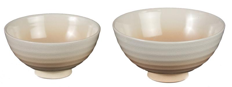 萩陶苑 姫土丸組茶碗 アイボリー 0.37 6811本体サイズ:小/約径10.5×5.5cm 大/約径12.5×6cm素材・材質:陶器(萩焼)生産国:日本箱種類:化粧箱