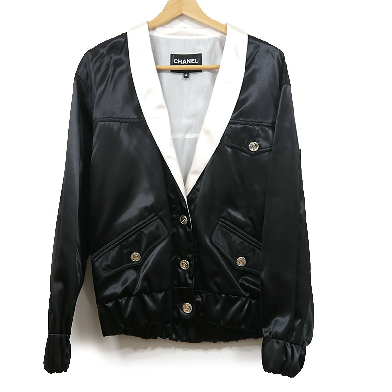 【表】襟部分が僅かに黄ばんでいるように感じます 【裏】目立つダメージなし 【金具】目立つダメージなし 【その他コメント】 ・全体的に使用感の少ない綺麗なお品物です。 販売専用ダイヤル：03-3988-4748 お電話の際は、商品番号をお知ら...