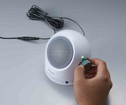 【商品説明】 ■まわりに迷惑をかけず、手もとでテレビの音が楽しめるスピーカーです。 ■テレビの音量を上げることなく、手もとで聞きやすい音量に調節できます。 ■2種類の接続方法を選べますので、お好みの音量で家族と一緒にテレビを楽しめます。 ■...