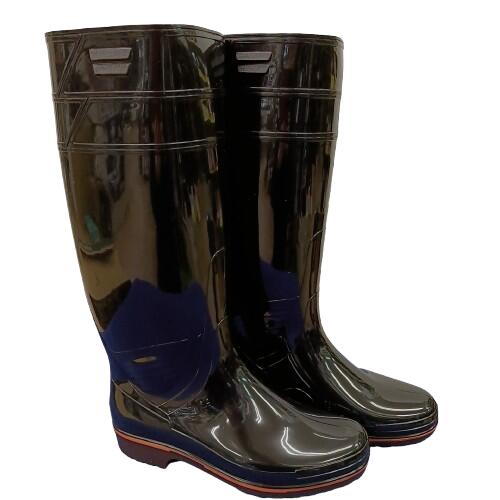 丈が長い耐油性のPVC長靴。オレンジのラインが目印。 水産市場や漁協で長く愛用される長靴です。 ●PVC製長靴のロング丈スタンダードタイプです。●耐油ソール・アッパーで油に強いです。●抗菌仕様で衛生的です。●日本製で安心安全です。●耐油●抗...
