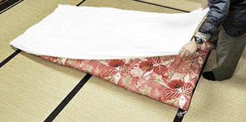製品サイズ105×220cm 一般的な敷布団　幅90～100cm　長さ約200cmに対応できます。 医療用ベッドにも対応できます ベッドサイズ　約95×195cm 片側を引っ掛けたら、引っ張ってセット。一人で楽にメイクできます。 天地引っ掛...