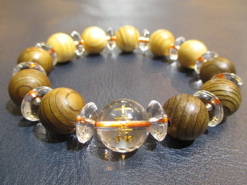 パワーストーン・京都/【十六善神（じゅうろくぜんしん）】彫刻【本水晶】14mm【神代杉】【高野槙】【そろばん珠本水晶】ブレスレット【伏見の京屋】 パワーストーン京屋オリジナルブレスット　レア彫刻！十六善！ 10