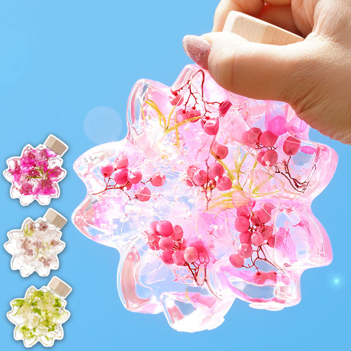 商品情報 【サクラノカタチ ハーバリウム】 お花見が好きだったあの人へ。 桜の可憐な美しさを永遠に閉じ込めた、特別な一品です。 当店だけで手に入る、桜型のオリジナル瓶が自慢です。 ハーバリウムの中身には、厳選された本物の素材だけを贅沢に使用...