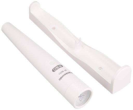 LED+エボルタNEOで77時間連続使用可能 蓄光塗料シール付で停電時でもライトの場所がすぐわかる コンパクトな常備灯で狭い場所にも設置可能 付属品:乾電池エボルタNEO(単3形x3本)、取付けネジ 外形寸法(幅、奥行、高さ):37x40x...