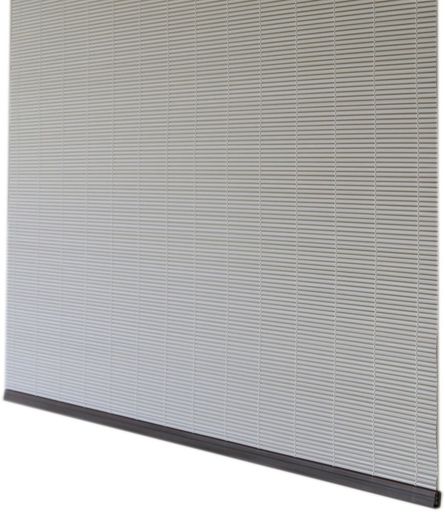 製造国:日本 本体サイズ:約60x90cm 本体重量:約250g 材質/本体:PP(ポリプロピレン)、上下のレール:PVC(塩化ビニル)、編糸:ビニロン 吊り下げフック2個付き 注意:巻上器は付いていません。