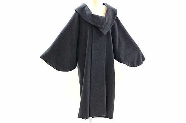 商品情報素材/材質毛：80％　カシミヤ：10％　ナイロン：10％裏地ポリエステル：100％日本製サイズ/寸法身丈：100cm　袖丈：37cm　裄丈：70cmその他商品説明この商品は、日本の信頼出来る優れた技術により生産され厳選された材料を使...