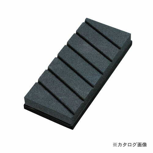 【メーカー名】 ●片岡製作所 【特長】 ●取り外し自在スベリ止め台付きですべりません。 ●ステンレス庖丁のノリも抜群で簡単に刃が付きます。 ●素材にはアルミナ系炭化硅素系の研磨材を使用しており、刃付の早さ、力強さが違います。 【仕様】 ●サ...