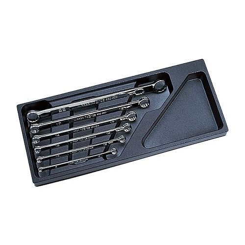 【メーカー】 ●京都機械工具(株) 【特長】 ●口径部は7°30′の角度を設け、レンチ裏表を使用することにより15°の範囲で作業が可能、狭い所での作業性を向上します。 ●ヘッド部の厚みを薄くする事により狭い場所での作業性が向上しています。 ...