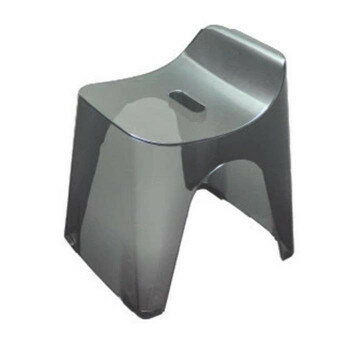 風呂椅子の足下は通気性が高く乾きやすいのでお掃除簡単安定したしっかりした形、風呂椅子の足下は通気性が高く、乾きやすいのでお掃除簡単。傾斜している座面のくぼみは、つつみこむ座り心地を考えて設計しました。足下の通気性がよく、バスタブにかけれます...