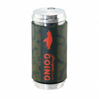 おすすめアルミ製の本体に、おしゃれな柄の本革を贅沢に巻いたスタイリッシュな携帯灰皿です。軽量アルミボディで使い勝手がよく、便利なカラビナ付きです。サイズ直径33×高さ73mm個装サイズ：7.7×4.2×3.7cm重量個装重量：70g素材・材...