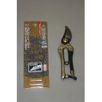 生木、果樹の剪定作業に切断能力15mm以下(生木に限る)・刃研ぎが出来ます。サイズ全長:200mm、幅:51mm、高さ22mm個装サイズ：26×9×5cm重量個装重量：230g素材・材質極軟鋼+安来鋼、SPHC+PVC製造国日本生木、果樹の...