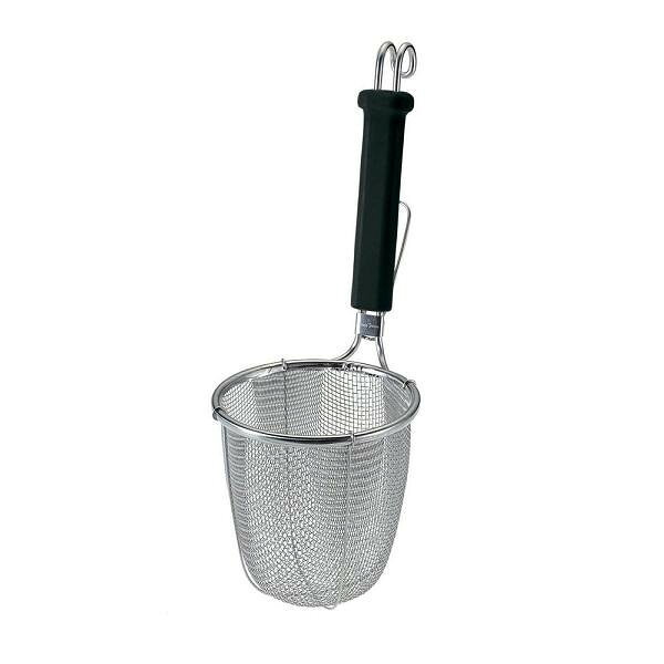 ステンレス製のてぼ!うどんやラーメンなどの湯きりに最適です。サイズ外径Φ140×高さ150mm、柄長:220mm個装サイズ：15×40×15cm重量個装重量：320g素材・材質本体:18-8ステンレスハンドル:66ナイロン(ガラス繊維入)仕...