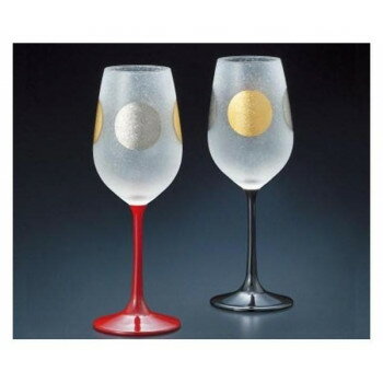 日本の伝統紋様「日月」を施したグラスです。金の円は太陽、銀の円は月を表し、太陽と月が繰り返し描かれる紋様をグラス表面にデザインしました。モダンで涼しげな風合いの趣ある逸品です。※金、プラチナを使用しております。色落ちする事がありますので食器...