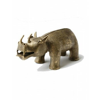 サイのオブジェトーゴでハンドメイドで作られた真鍮アニマル。アフリカらしいワイルドで力強いデザインや表情がとてもユニークで愛嬌があります。しっかりとした重みのある真鍮素材も高級感があります。サイズ長さ20×8×高さ10cm個装サイズ：20×8...
