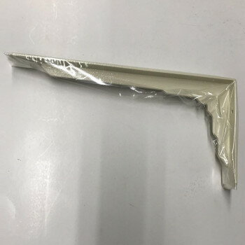 重厚感と、スマートさを兼ね備えたブラケット。エンボス調仕上から生まれる、落ち着いた重厚感と、スマートさを兼ね備えたブラケット。※耐荷重は取り付け下地の堅い場所でのご使用を前提としてください。※撮影環境やモニターの設定などにより、実際の商品と...