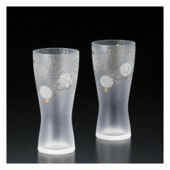 おすすめ水晶の如くキラキラと煌めくグラス表面に金彩模様が躍る、涼しげな風合いで趣のある逸品です。口当たりの良い口部薄肉仕上げ。グラス内面のサンドブラスト部にビールを注げば、クリーミーな泡の出来上がりです。サイズ口径69×高さ149mm個装サ...