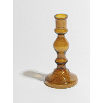 アンティーク風なデザインのガラスベースインド・フィロザバードで作られているリサイクルガラスを使ったハンドメイドの吹きガラス。お部屋が一気に華やかな印象に。※リサイクルガラスを使用した吹きガラス特有の気泡や白や黒の点、キズ、うねり、しわ等は製...