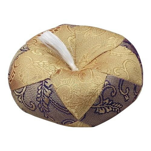 御りん用の布団です。高貴な柄と色の布団です。どのタイプのお仏壇にも合わせやすいです。サイズ8φcm個装サイズ：8×8×5cm重量個装重量：100g生産国日本御りん用の布団です。高貴な柄と色の布団です。どのタイプのお仏壇にも合わせやすいです。...