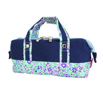 おすすめ内側にはマスクやメガネ拭き、目薬やコンタクトケース等の小物が収納できるポケット付いています。機能性にもこだわったオリジナルのめがねケースです。メガネを守る、安心の保護板が付いています。保護板は取り外し可能なので、薬入れや化粧ポーチ、...