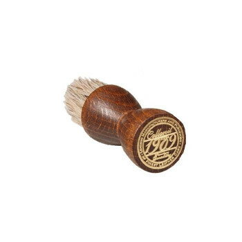 手を汚さず、すみずみまでムラなく塗布。弾力性と耐久性に優れた馬毛を使用したクリーム塗布用ブラシです。クリームをムラなく塗ることができます。広い範囲や指の入らない細かい箇所のクリーム塗布にも便利です。サイズ個装サイズ：3.6×9.1×3.6c...