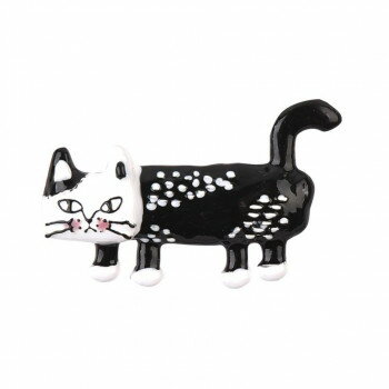 合金製の小さなブローチ全て手作業で色の絵付けをしています。そのため微妙に一つ一つ仕上がりが異なりますが手作り感と味わいがあります。ちょっとヘンテコなお顔の子もいるかと思いますがそこはご愛嬌で。シンプルなシャツやカットソー、帽子やバッグに飾っ...