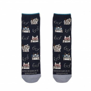 踵やつま先がカラフルなジャガードソックス手の込んだパンチのあるデザイン。素材は綿100%で季節を問わず履いていただける厚さです。クスグルソックスでちょっと気分があがってもらえたら嬉しいです。皆様の足もとも、ちょこっとくすぐらせてください。つ...