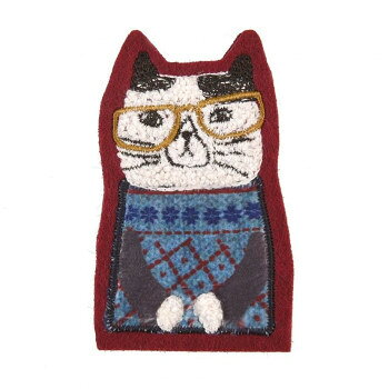 相良刺繍のふんわり感触のブローチフェルト素材でできたクスグルキャラクターのブローチです。刺しゅうや相良刺しゅうでボリュームたっぷりに仕上げました。お手持ちのバッグやポーチはもちろん、カジュアルなお洋服のアクセントにいかがですか。トレーナーや...