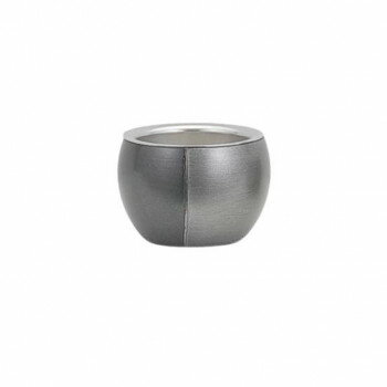 角度によって表情を変える茶湯器角度によって表情を変える。鋳物の着色職人が一点一点丁寧に仕上げました。サイズH3.7×直径5.3cm個装サイズ：5×5×4cm重量個装重量：100g素材・材質真鍮生産国日本fk094igrjs