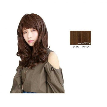 お手軽にイメージチェンジ♪リッチな重さ×ランダムな動きが新鮮なロングカール。自毛をまったく見せずにスッポリかぶる「かつら」タイプのウィッグ。【耐熱】耐熱温度180度、コテやカーラーで巻く場合は同封の取扱説明書をご覧ください。※130〜150...