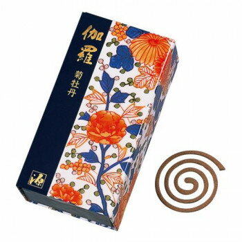 伽羅の深みのある香り古伊万里ならではの青・赤・金色の華やかな菊と牡丹に身を包むのは、上品でやわらかく仕上がった伽羅のお香です。香木の中でも最も貴ばれる伽羅の深みのある香りをお楽しみください。コイル型のお香は、和紙により一枚一枚丁寧に包まれて...