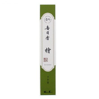 天然ヒノキ精油をふんだんに使用日本は古来より、効能・効果のあるとされている植物素材(生薬や和木など)を様々用いてきました。「香所 毎日香 檜」は抗菌作用があると言われている「檜」を原料として製造しています。【「檜」に含まれる成分】αカジノー...