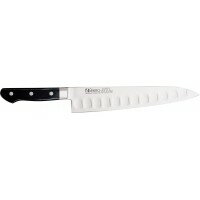 プロの理想の切れ味と使い易さを追求した造り。万能庖丁として使用されています。食材と刃の接触面積が減り、食材への抵抗が少なくなるデポット加工が施してあり、切れ味がよくなります。サイズ個装サイズ：39×7×3cm重量個装重量：330g素材・材質...