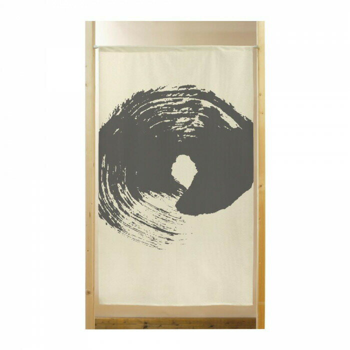 お店・お部屋のインテリアや、お土産・贈り物に!市松模様が入っている程よい透け感が特徴の生地です。軽くて柔らかく、圧迫感が少ないのれんに仕上がります。ハサミで切ってもほつれないカットラインが真ん中にありますので、お好みで切ってご利用ください。...